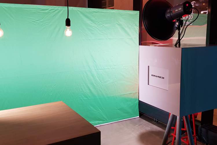 Fotobox mit Greenscreen mieten | Knips-O-Mat